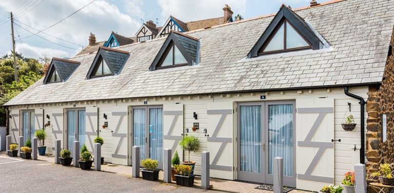 Ships Mews - The Ship Inn